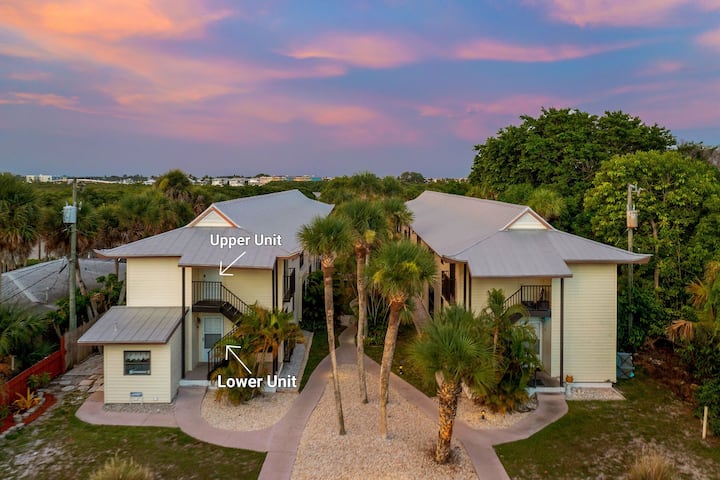 Sunset Rendezvous Beach Duplex - Englewood, FL