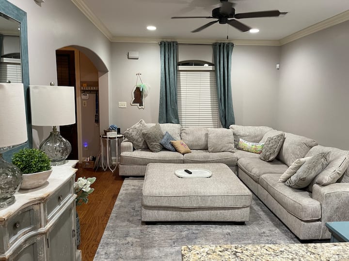 Ole Miss Game Weekend Condo Near Stadium & Square - Oxford, MS