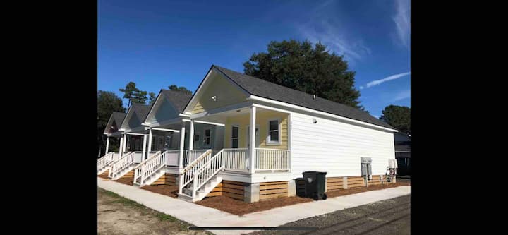 Mellow Yellow Cottage. No Smoking - Summerville, SC