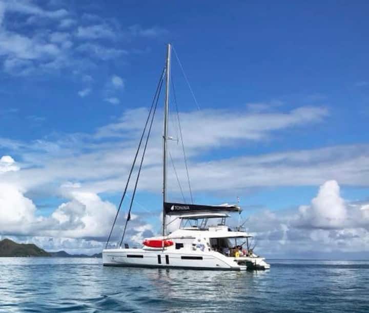 Tonina - 58ft Catamaran - Victoria (Seychelle-szigetek)