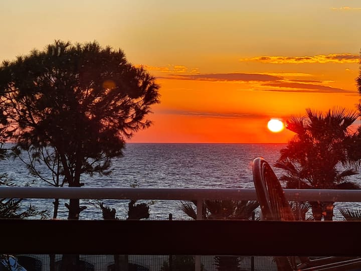 Manzaralı Otoparklı Güvenlikli Merkezi Geniş Daire - Kuşadası