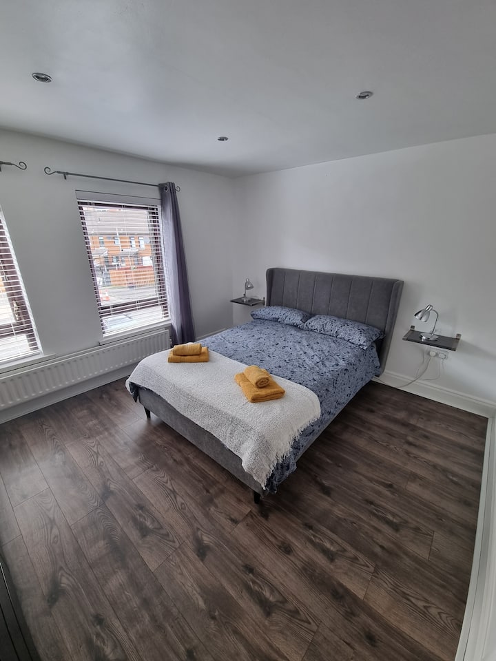 1 /2 Self Check In City Centre Double Bedroom - Belfast