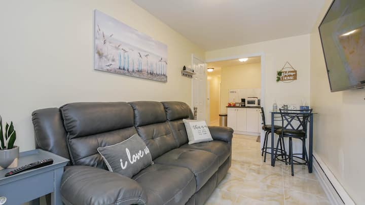 Beach Block Apartment 1 With Parking Pass - Atlantic City, NJ
