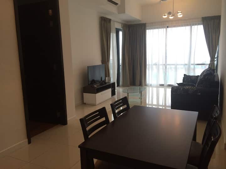#1 Comfy Apartment With Balcony Klcc+wifi - Kuala Lumpur