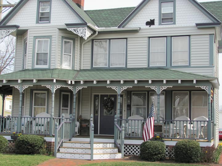 Watson Guest House - Chincoteague, VA