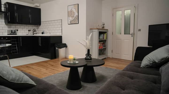 Modern 2bdr Flat Close To Airport. Free Parking - Liverpool