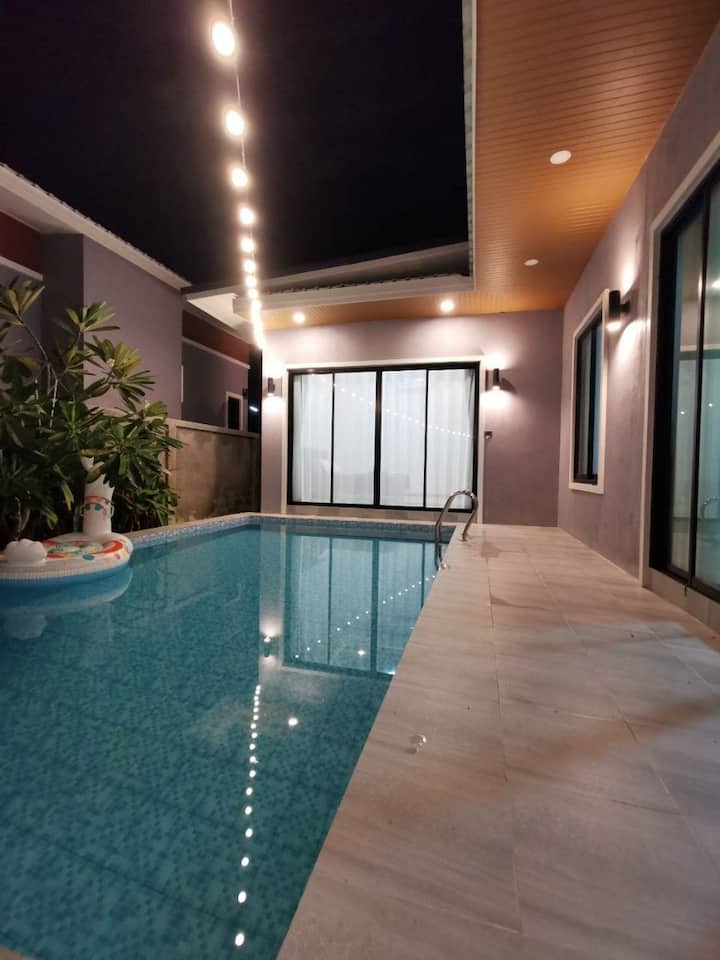 Deever​ Pool Villa - Sattahip