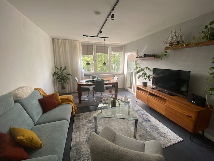 1 Bedroom In Midcentury Apartment - Düsseldorf