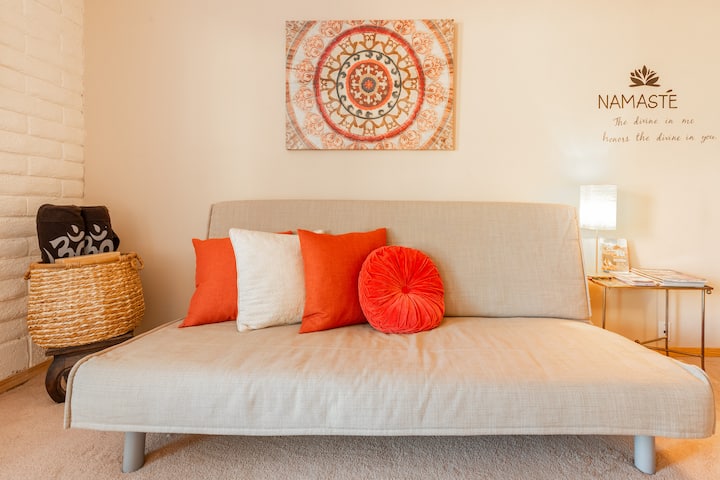 Yoga Retreat Room Near Cathedral Rock - Sedona, AZ