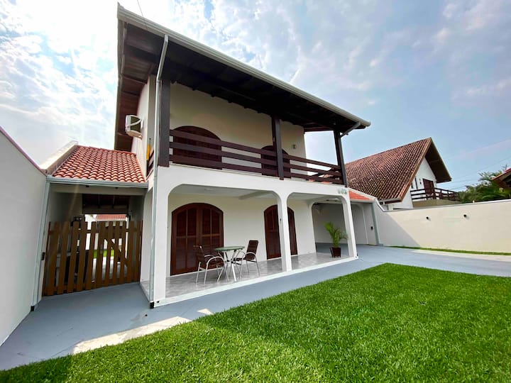 Caiobá: Casa 4 Qts C/ Ar, Próximo Do Mar E Shows - Matinhos
