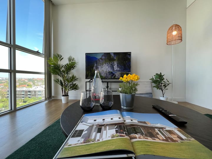 Convenient High Floor Home Lookout To Cbd & Park - Bondi Beach