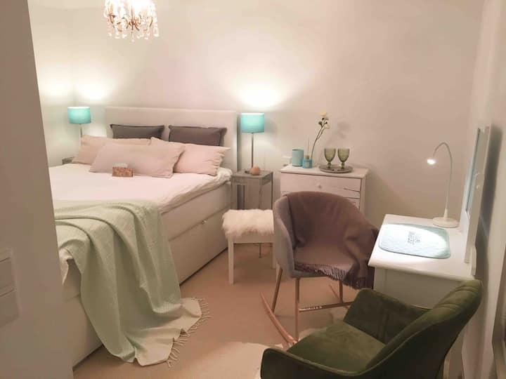 Liebevolle Eigene Gästeeinheit,
Individuell+ruhig - Düsseldorf