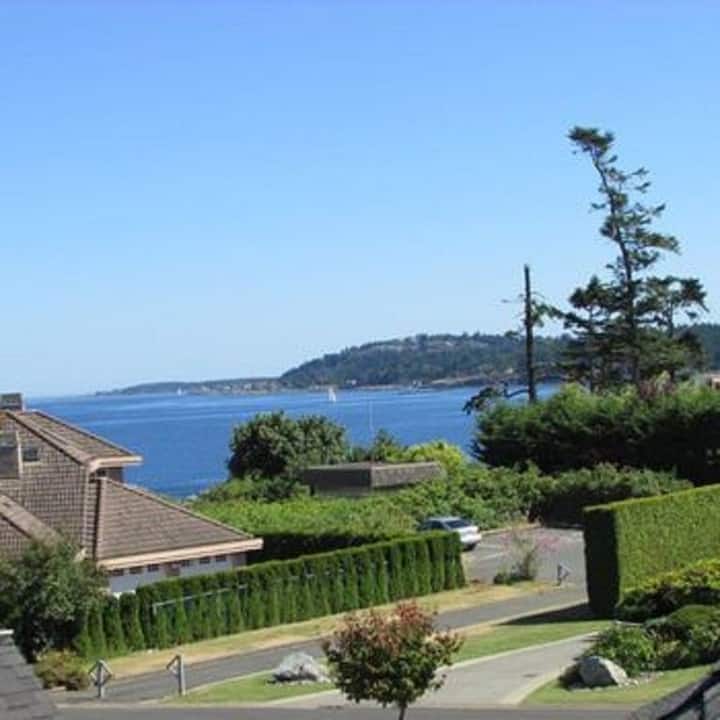 Beautiful Suite By The Ocean - Victoria, Canada