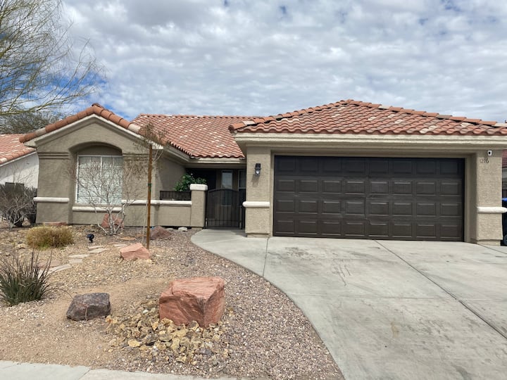 Vegas Getaway Vacation Home! - North Las Vegas, NV