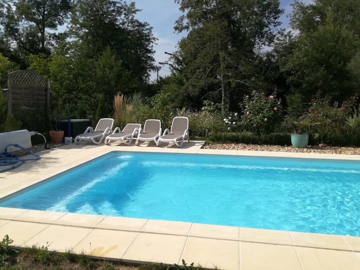 Logement Calme Avec Piscine Et Parking Fermé - Bergerac