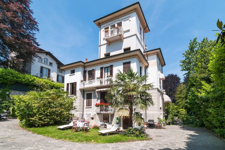 Villa Adriana  Varese 14 + Posti Letto - Varese
