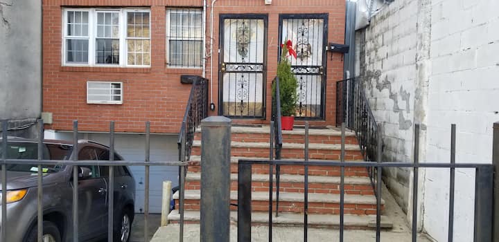Private Ground Floor Apartment In Brooklyn - Queens, NY