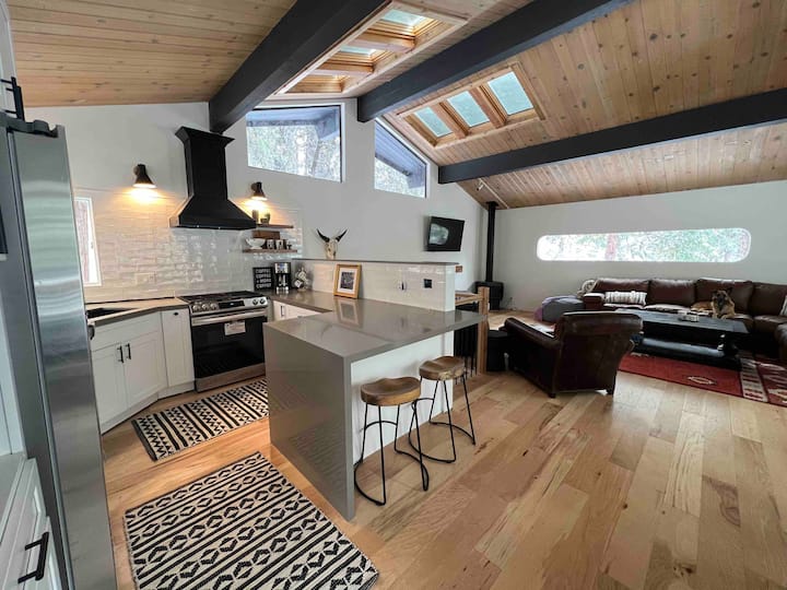 Mountain Getaway Nestled In The Pines W Hot Tub! - Idyllwild-Pine Cove, CA