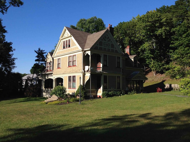 Historic Victorian Beauty - Ghent, NY