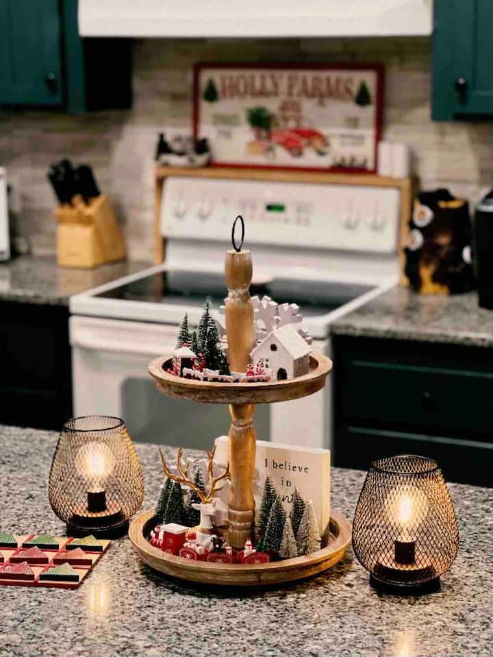 *Cozy 9-sleeper, Private Hot Tub, Prime Location* - Deep Creek Lake, MD