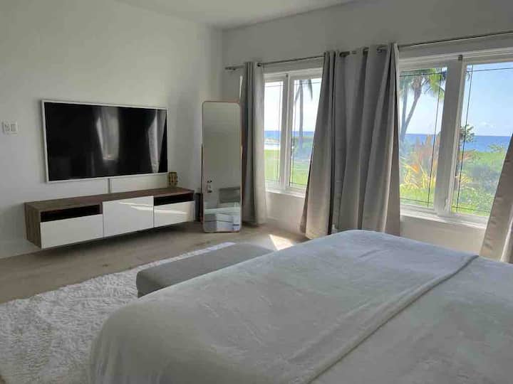 Relax In Style In Paradise - Cayman Islands