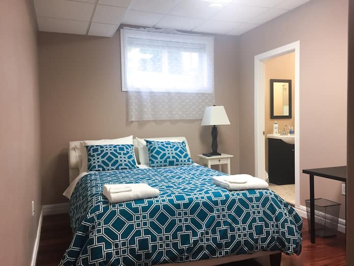 Private Bedroom In Basement Suite - Edmonton