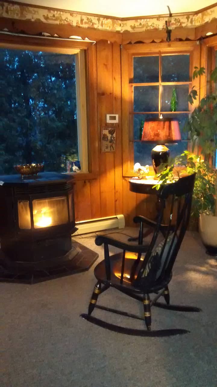 Victorian Vacation (Sun Room) - Maine