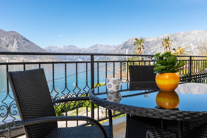 Comfort Two Bedroom Apartment With Sea View - Montenegró