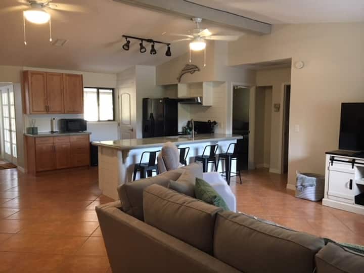 One Mile From Bonita Beach. Great Location! - Bonita Springs, FL