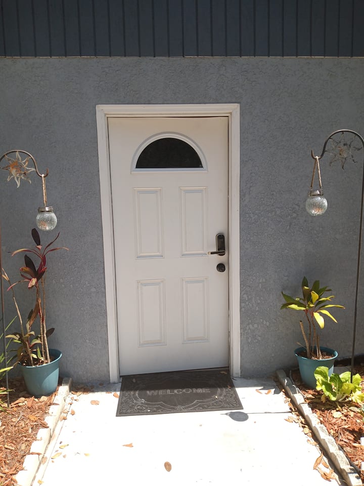 Studio With Own Bathroom Coffee Bar & Free Parking - St. Cloud, FL