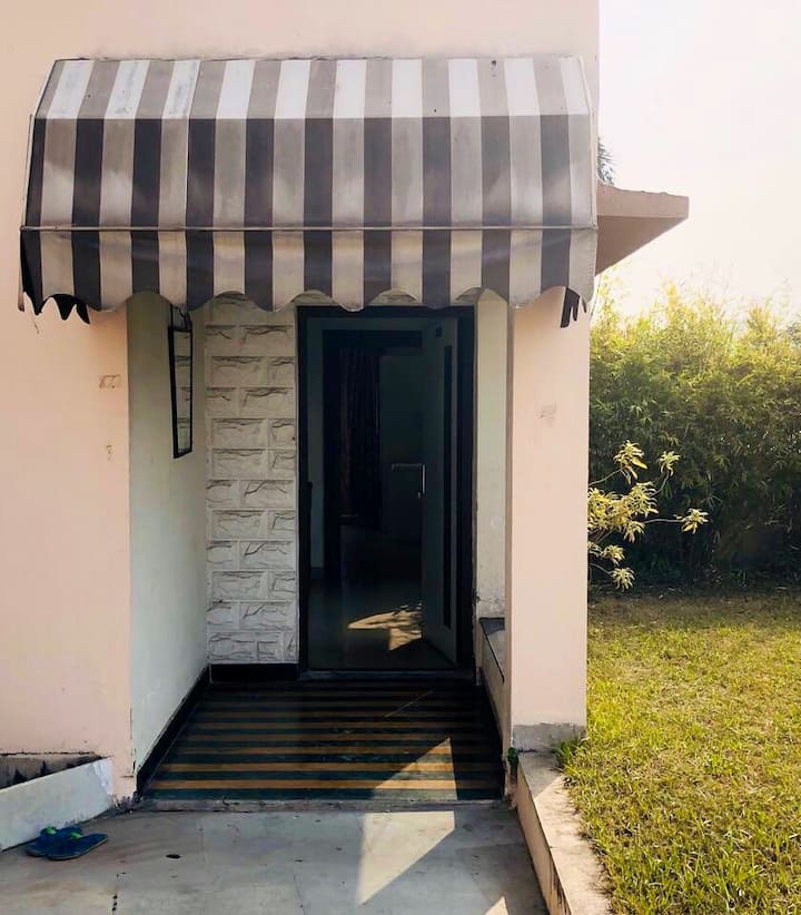 Beautiful Rooftop Studio With Kitchen And Garden. - Kolkata