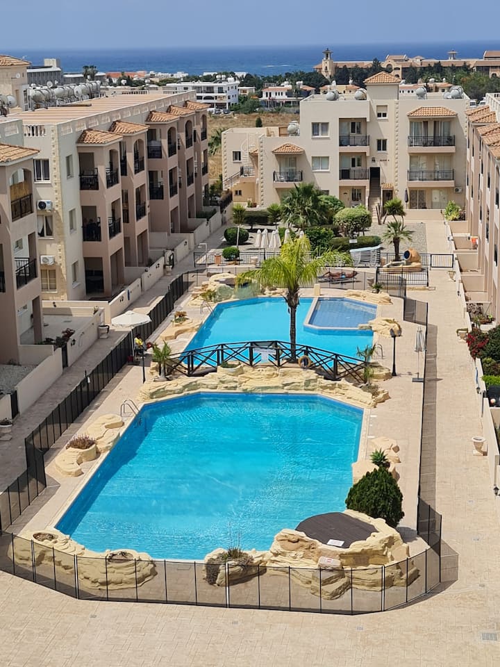 Front Pool Garden Apartment - Paphos