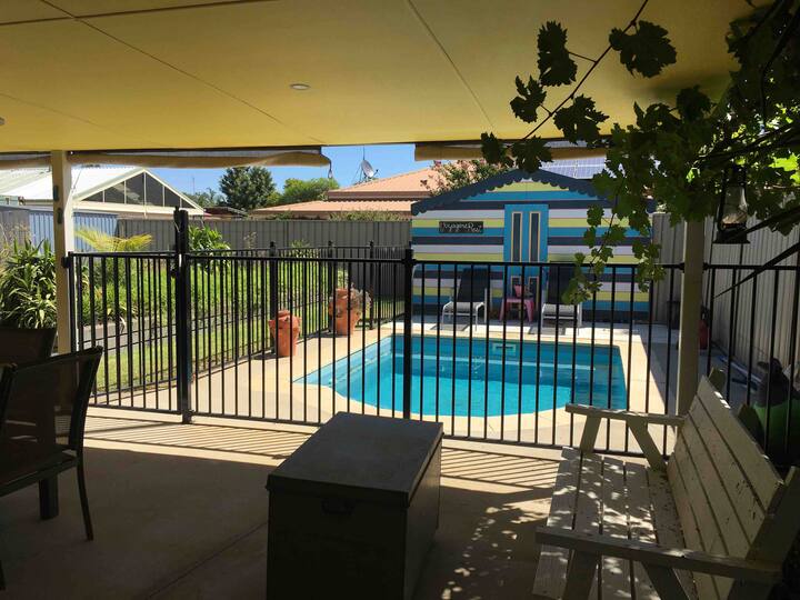 Poolside In Sunny Echuca - Echuca