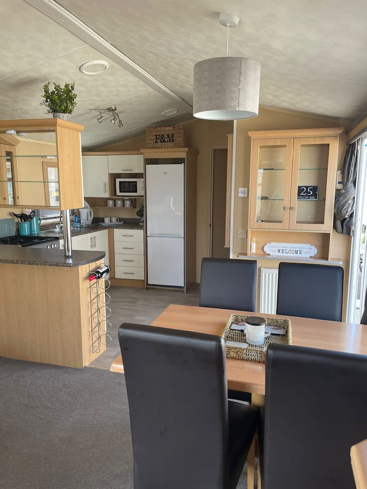 The Felixstowaway - Felixstowe