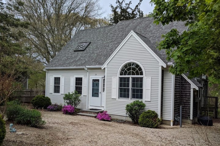 Open Concept House Near Downtown Falmouth - Falmouth, MA