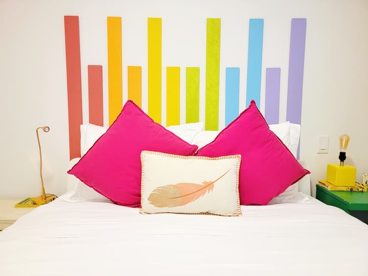 Chateau Rainbow - 2 Bedroom Suite 5min To Dt/uofa - Edmonton, Canada