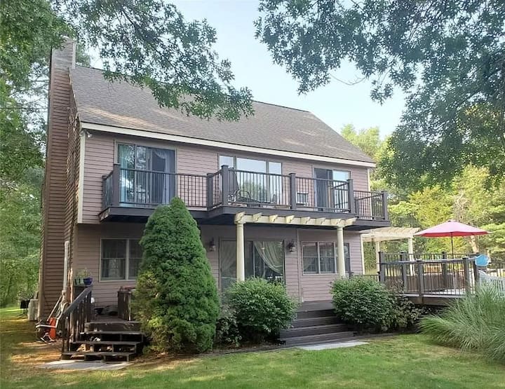 Big Beach House - Outdoor Showr - Beach Pass Incld - Charlestown, RI