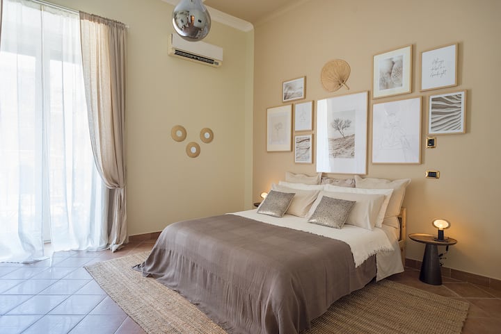 The Little House 5 - In The Heart Of Naples - Napoli