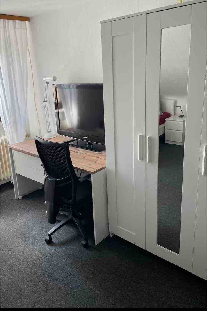 Möbliertes Zimmer - Karlsruhe