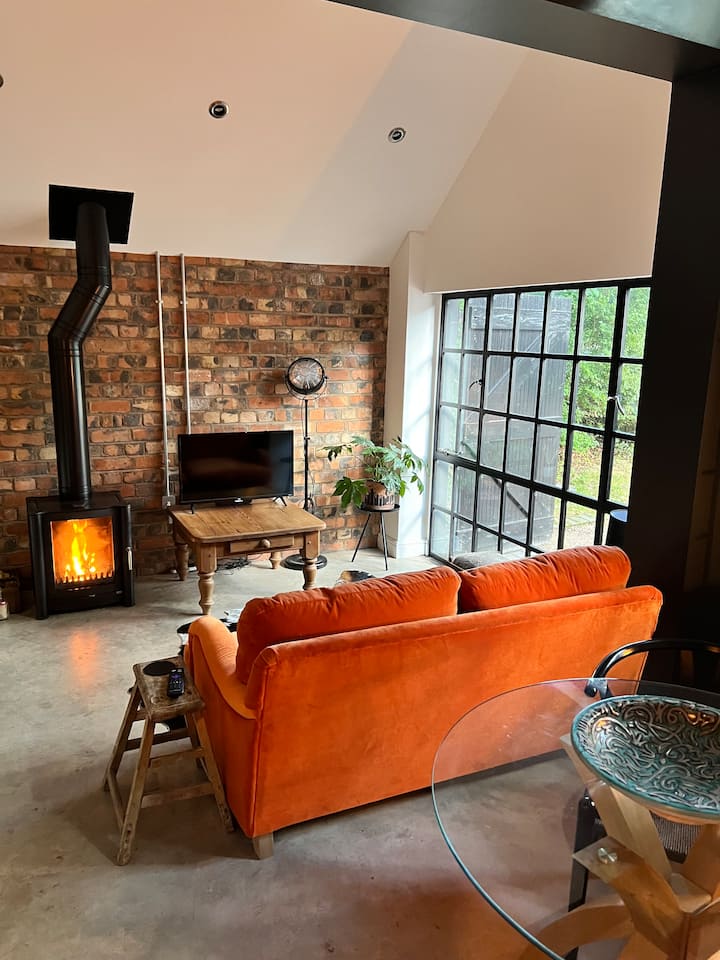 Woodcote Cottage Cosy & Quirky Converted Stable - Solihull