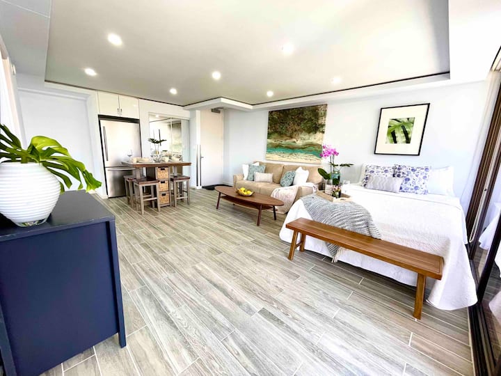 Newly Renovated Waikiki Condo W/ Free Parking - Honolulu, HI