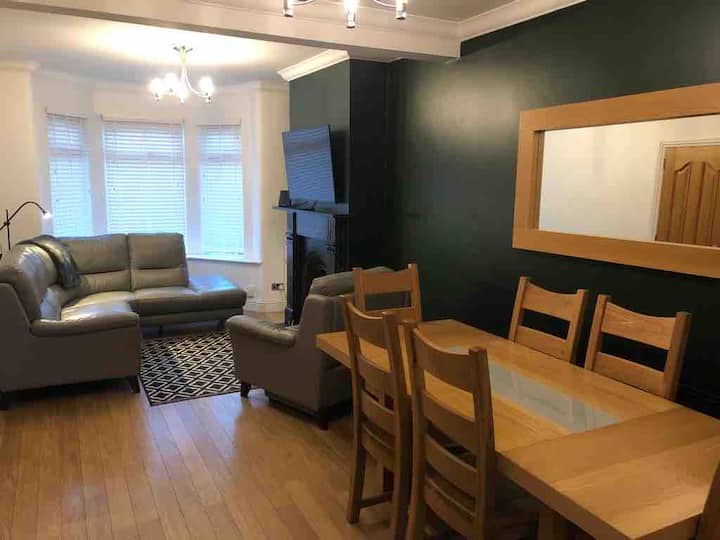 The Raven Belfast - Luxurious Modern 2 Br House! - Belfast