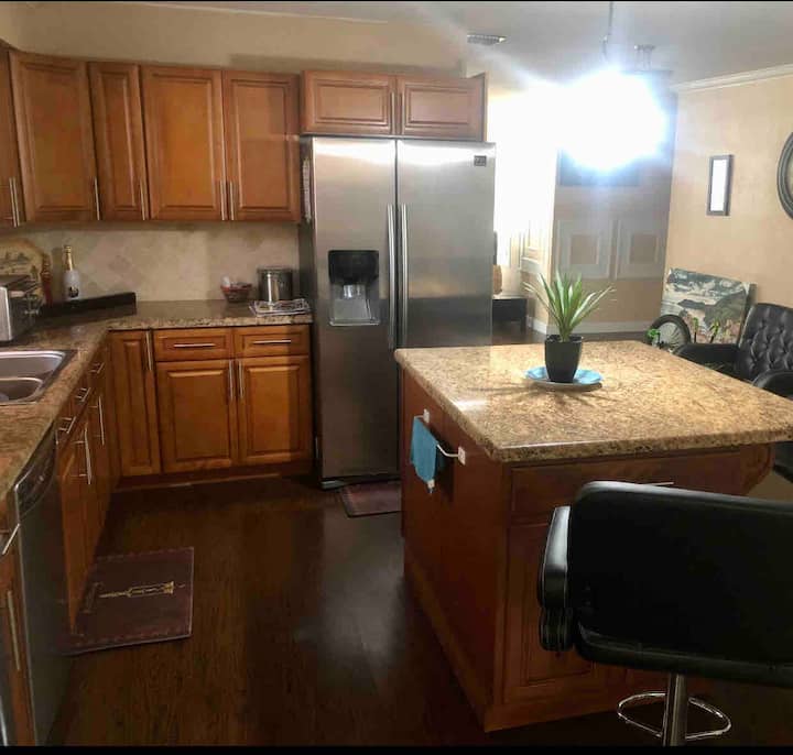Beautiful Home Away From Home 15mins From Beach - Sunrise, FL