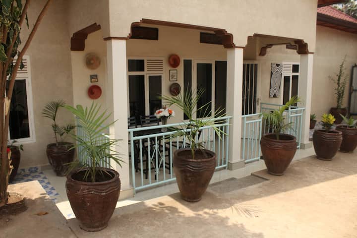 Happy Home And Dine Entire Home Across  The Arena. - Kigali