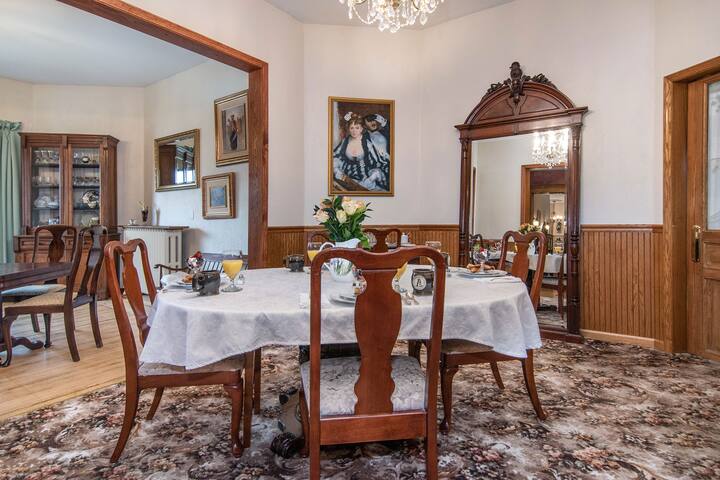 The Lamplighter Bed & Breakfast Of Ludington - Ludington, MI