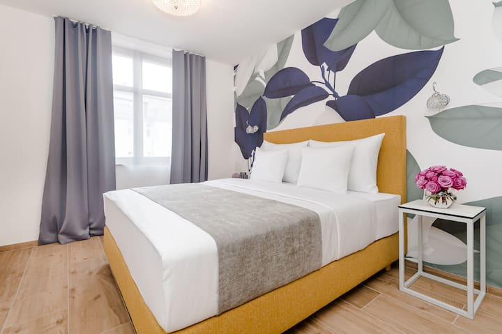 Dwellfort | Luxury And Spacious 3 Room Apartment - Prag