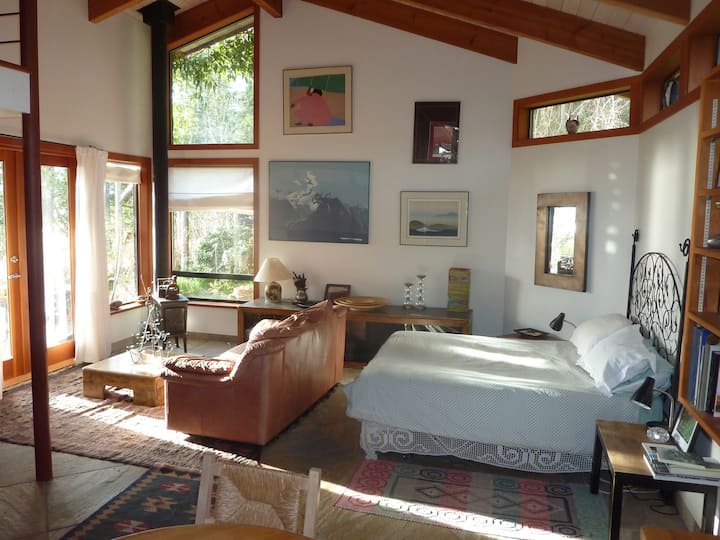 Maresia Garden Studio - Hornby Island