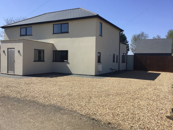 Steadfold House - Bourne