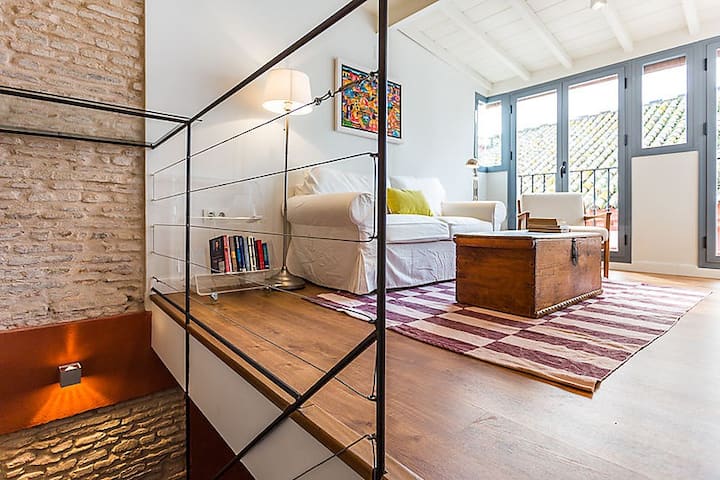 Spectacular Triplex Close To The Cathedral - La Algaba