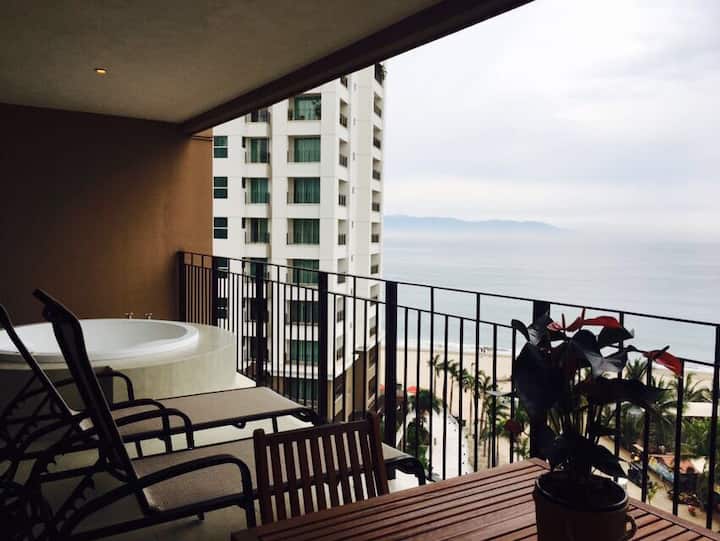 Beach Front 2 Bed @ Grand Venetian W/ocean Views! - Puerto Vallarta